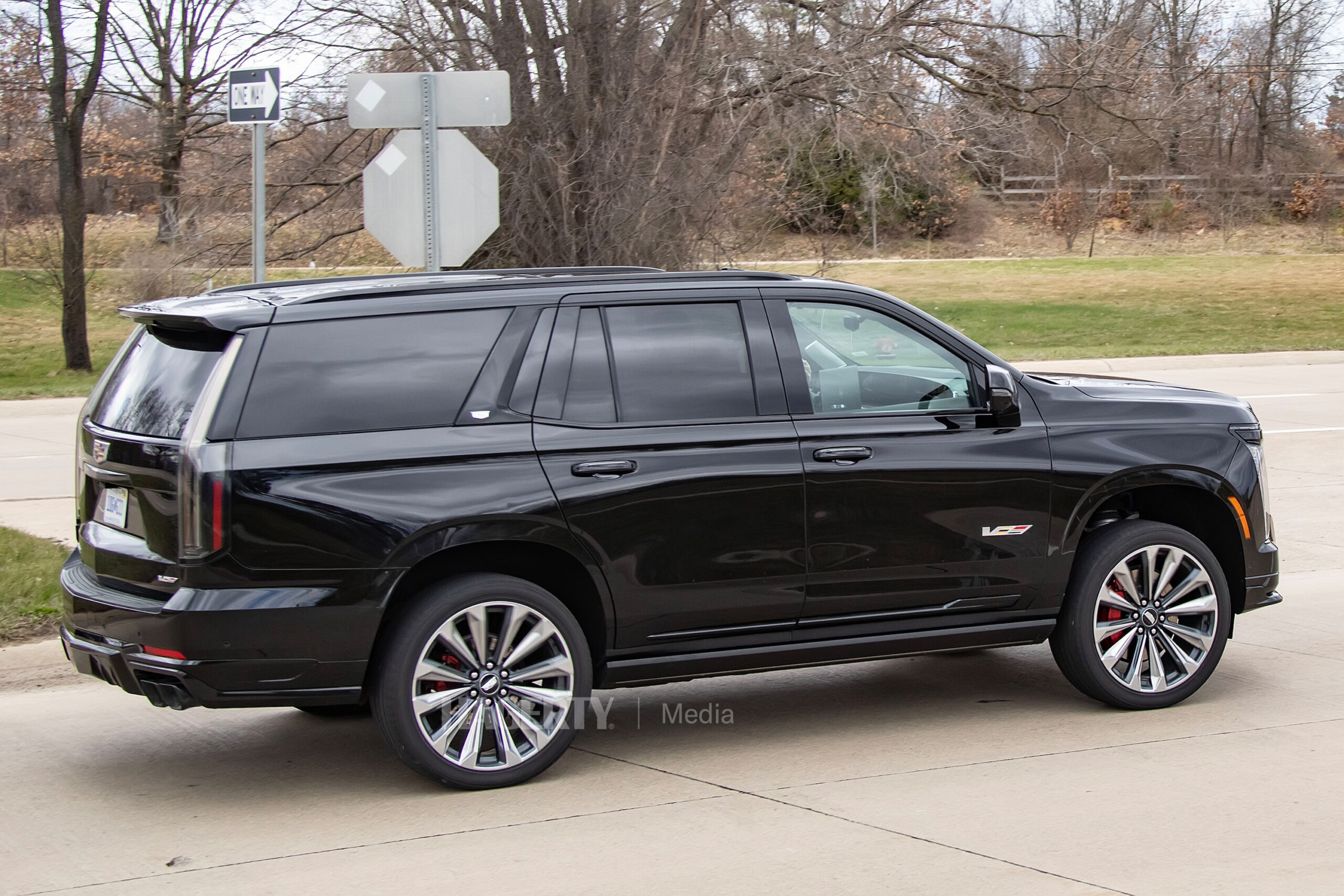 Spied: Supercharged Escalade-V Returns on 24s, with 55-inch Touchscreen ...