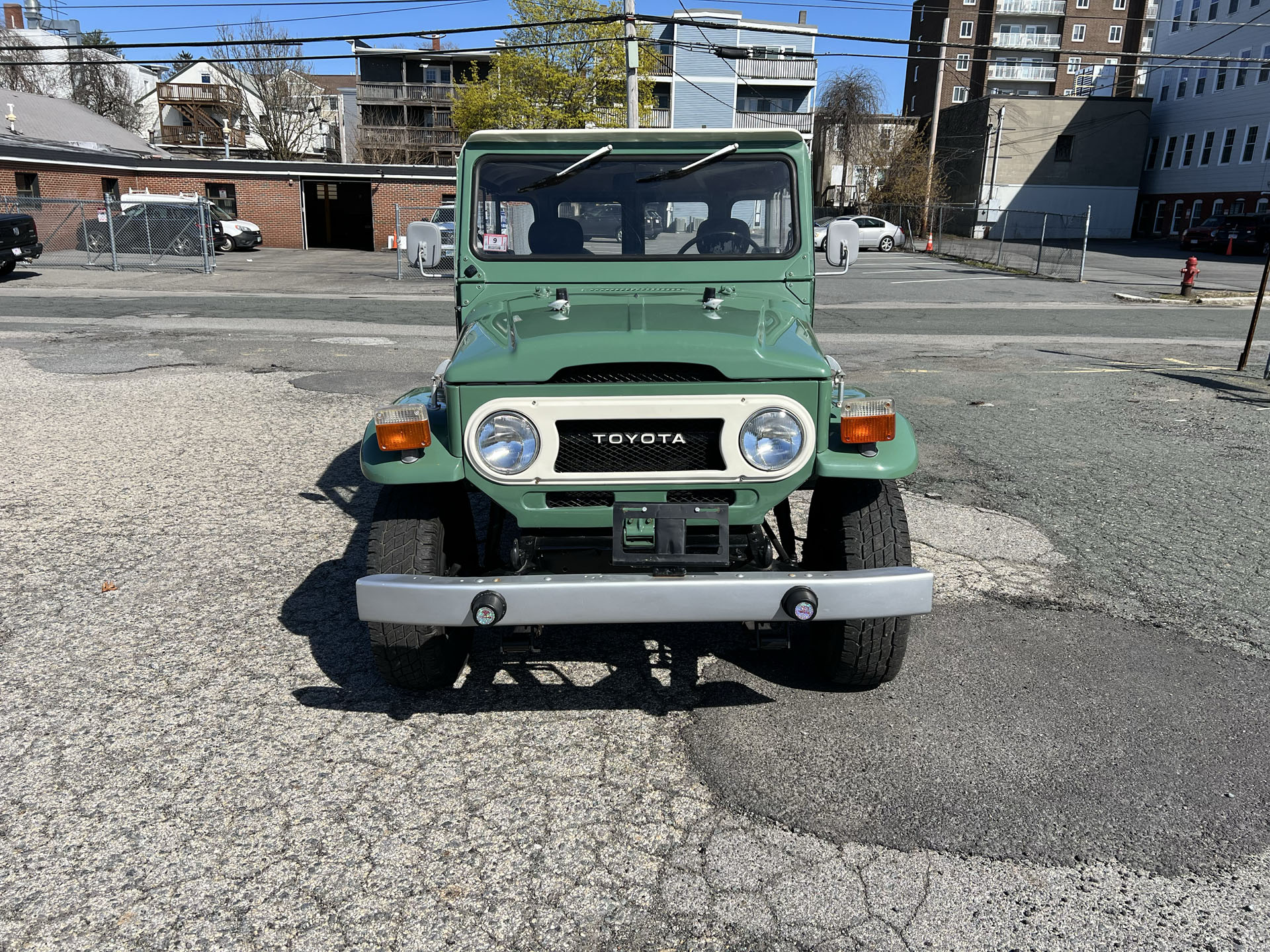 Is This 1974 Toyota Land Cruiser FJ40 the Boxy Runabout You Crave ...