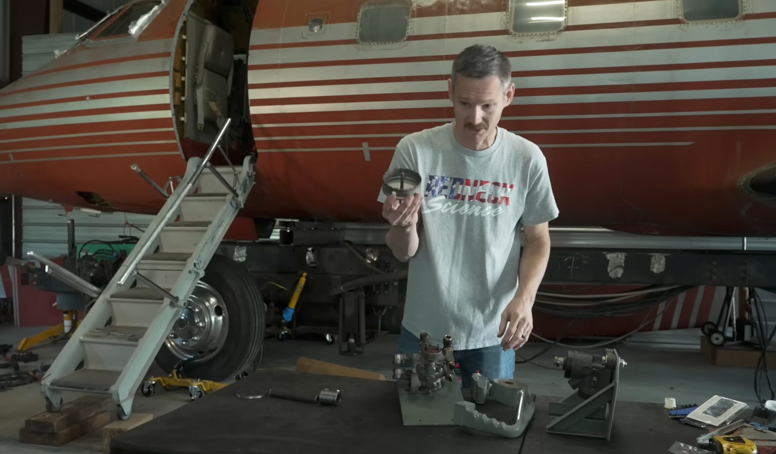 Never to Fly Again, Elvis' Jet Becomes an RV. And 1000 Souvenirs ...