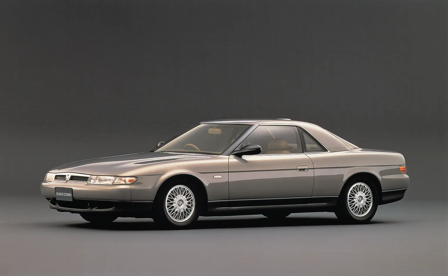 Calling All Cars: A Brief History of Phones in Automobiles - Hagerty Media