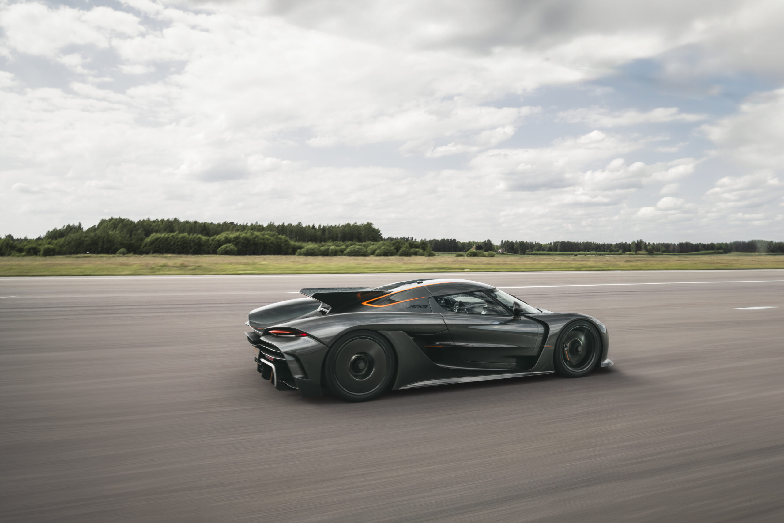 Koenigsegg Breaks Its Own 0–250 MPH–0 Record with the Jesko Absolut ...