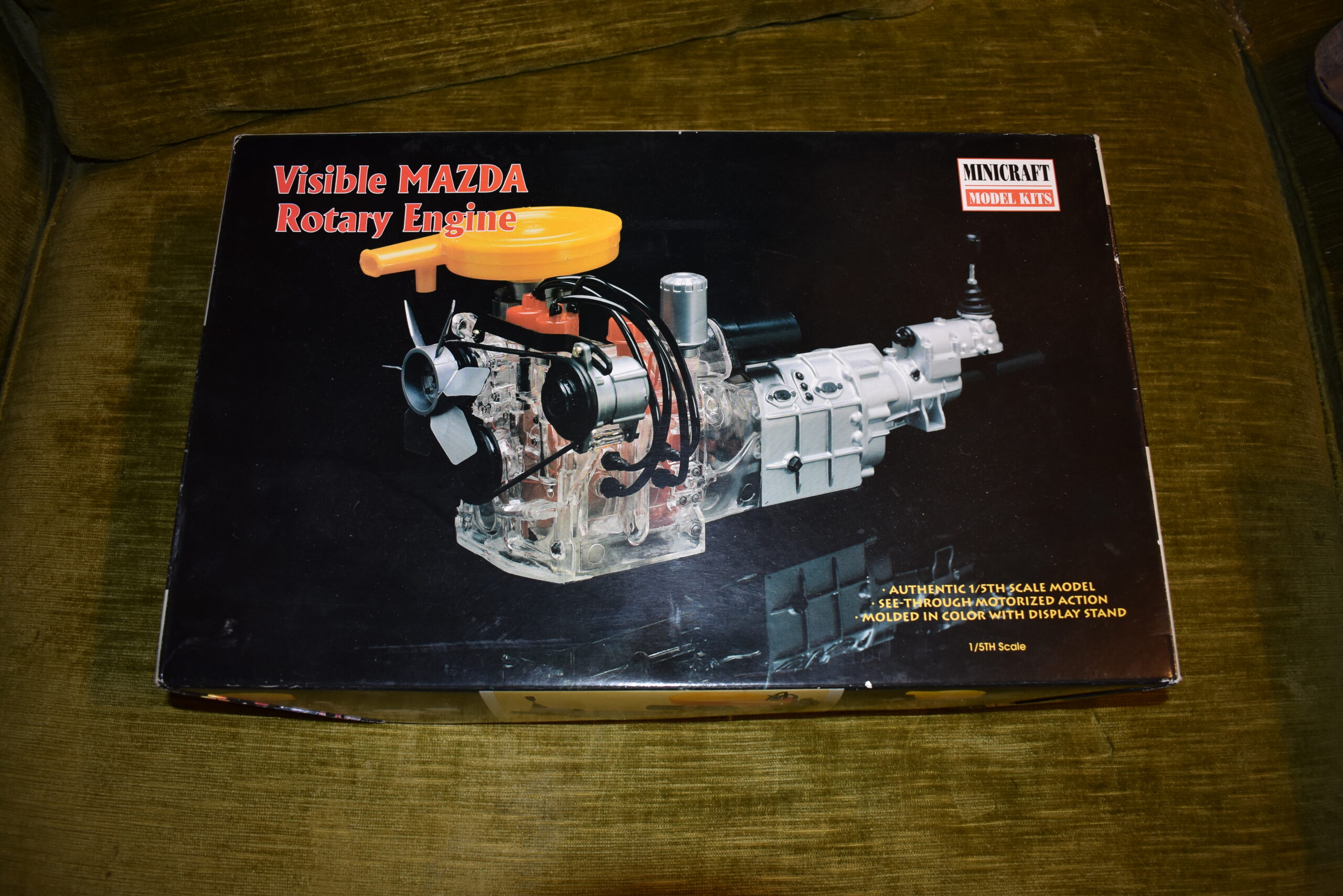 The Visible V8, the Most Popular Model Engine Kit Ever, and Other See ...
