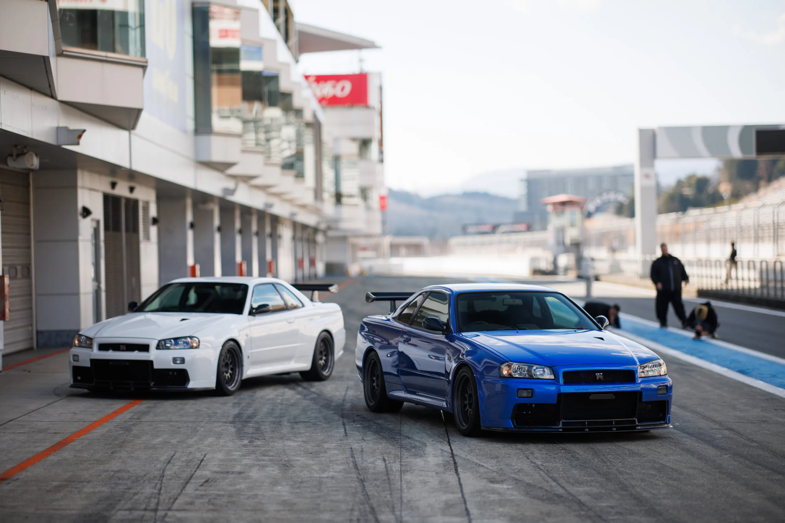 Built By Legends Turns Classic Nissan Skyline GT-R Into A Carbon-Fiber ...