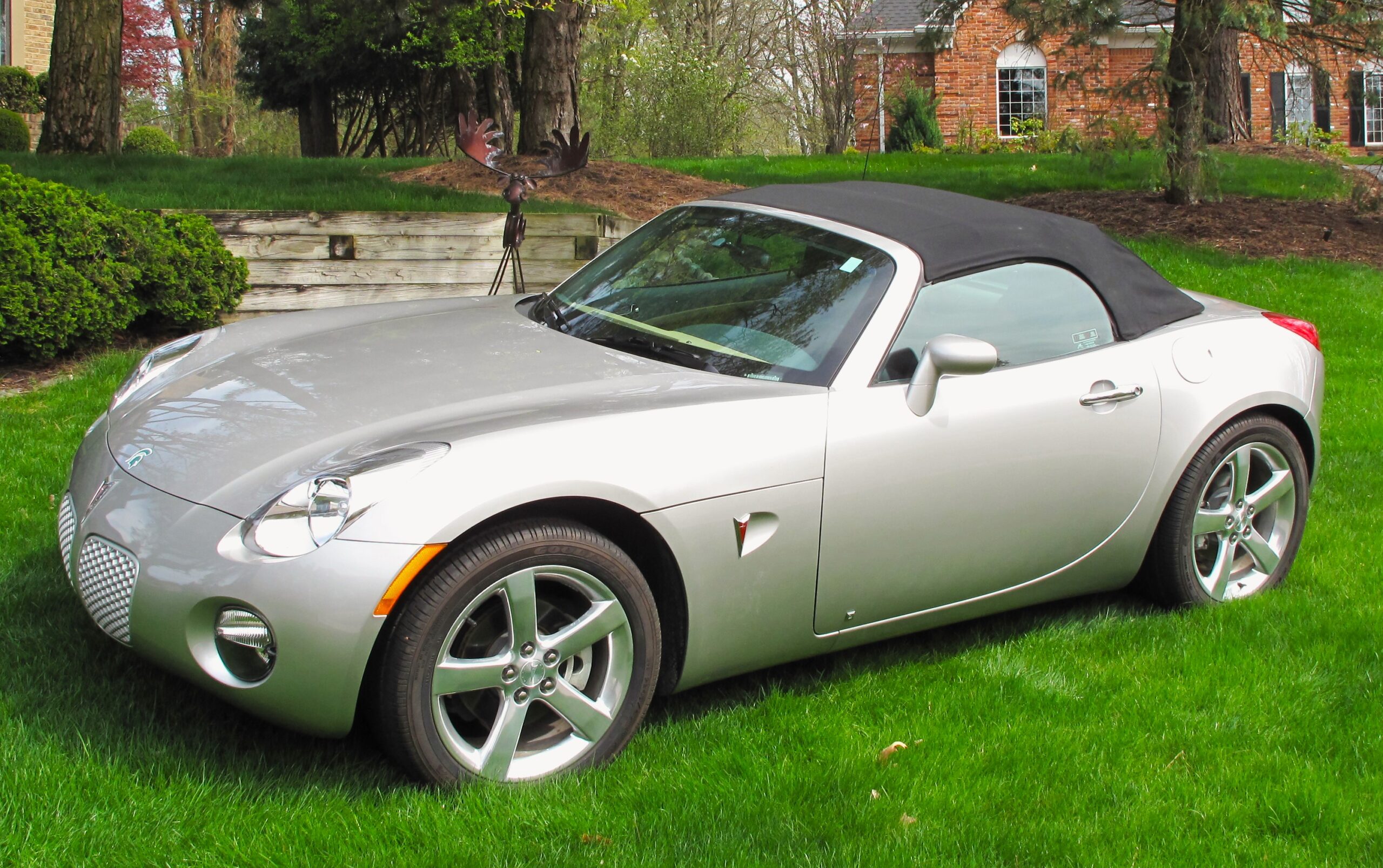 Pontiac Solstice: How Bob Lutz Finally Got His Dream Roadster - Hagerty ...