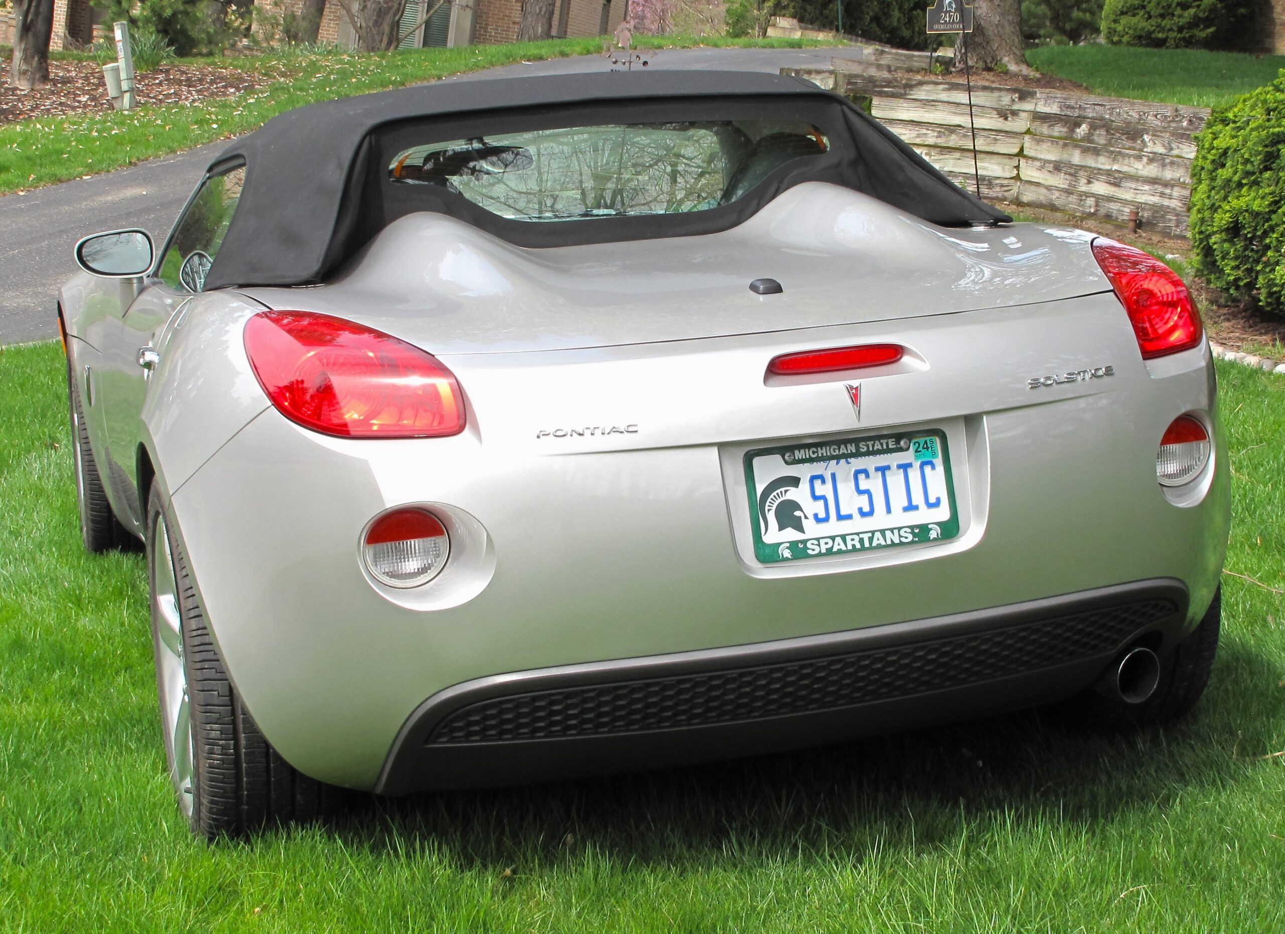 Pontiac Solstice: How Bob Lutz Finally Got His Dream Roadster - Hagerty ...