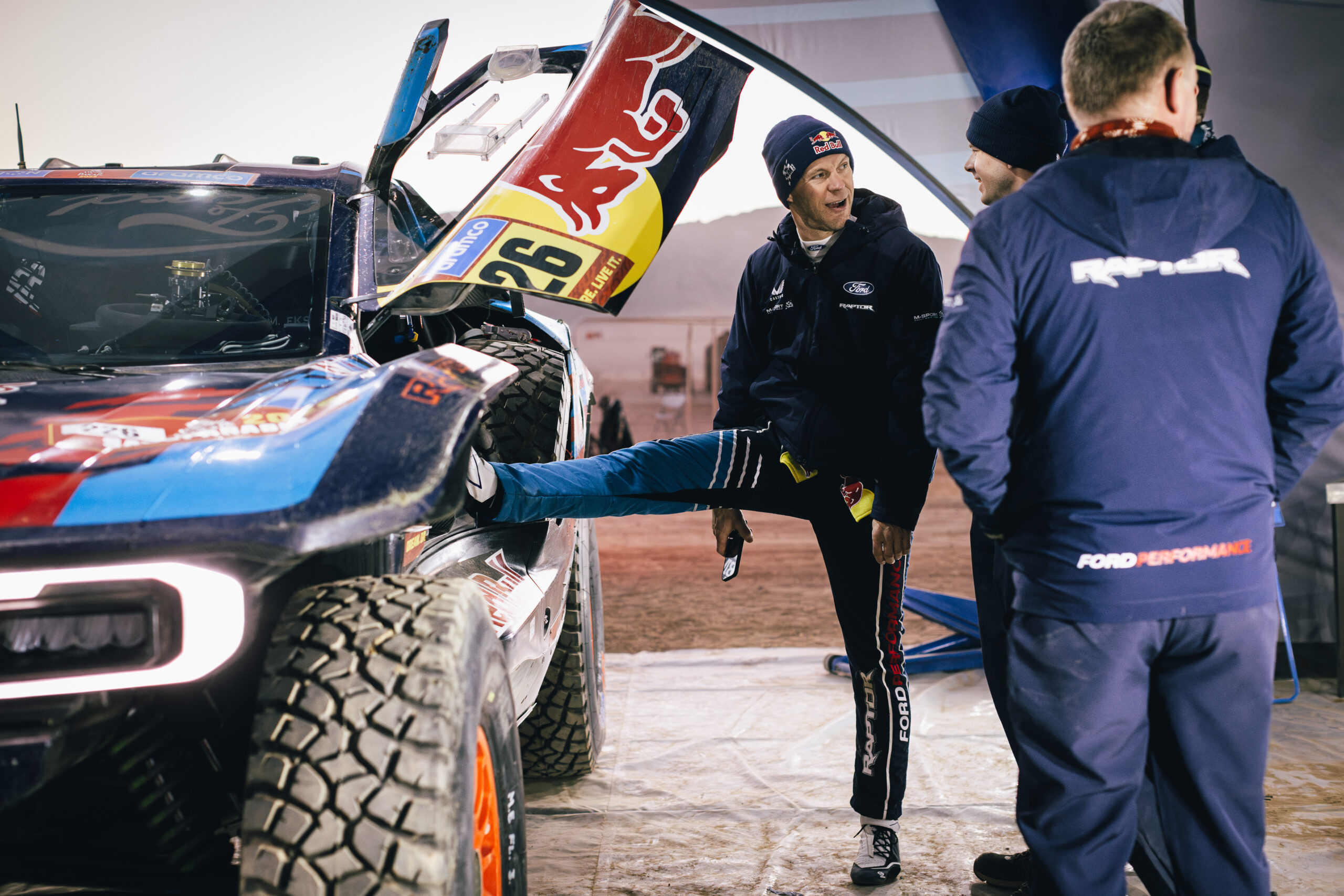 Inside Ford's Attempt to Conquer Dakar with "The Ultimate Raptor ...