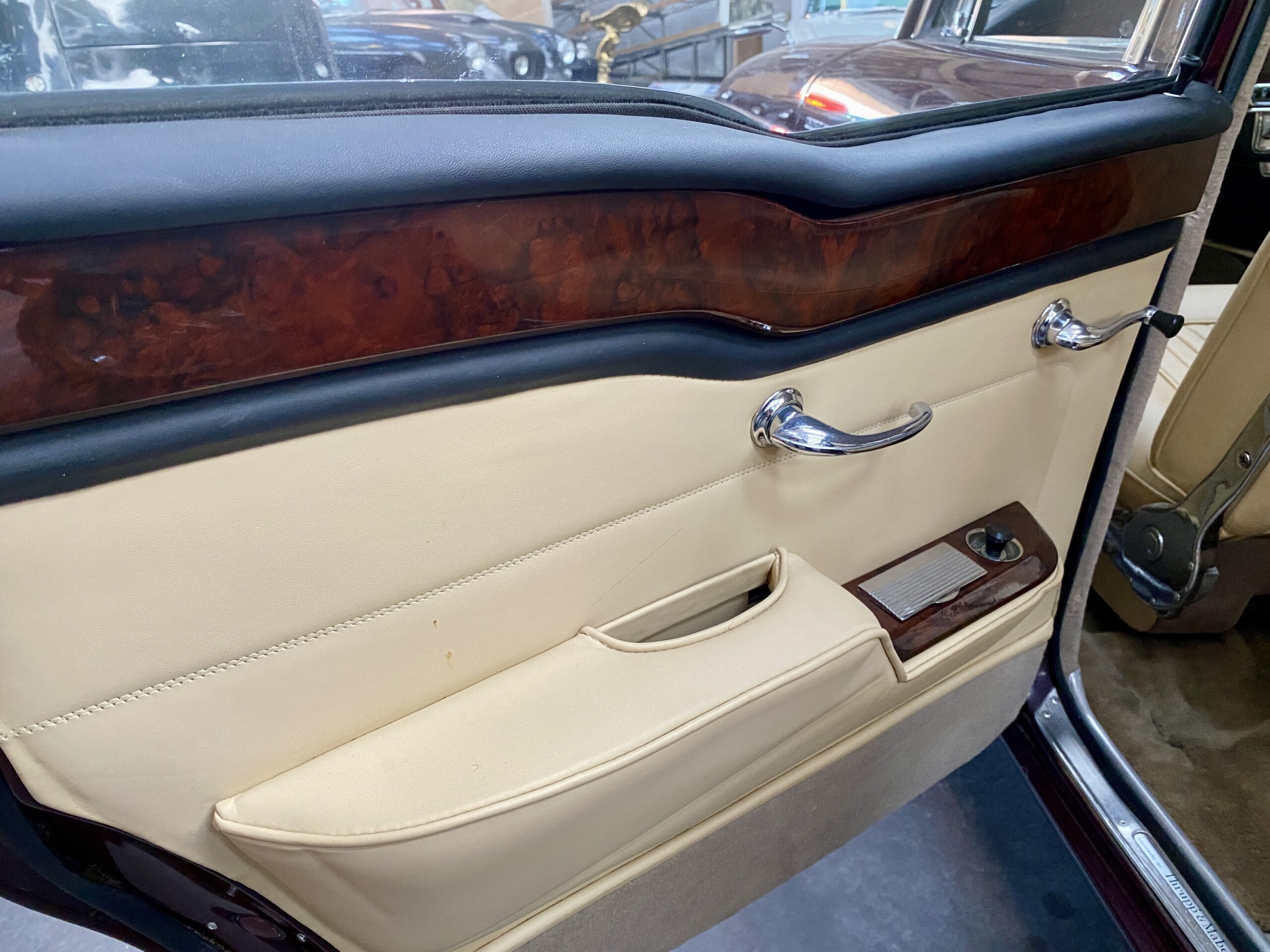 Humber Imperial V8: a Chrysler-Powered British Luxury Sedan That Didn’t ...