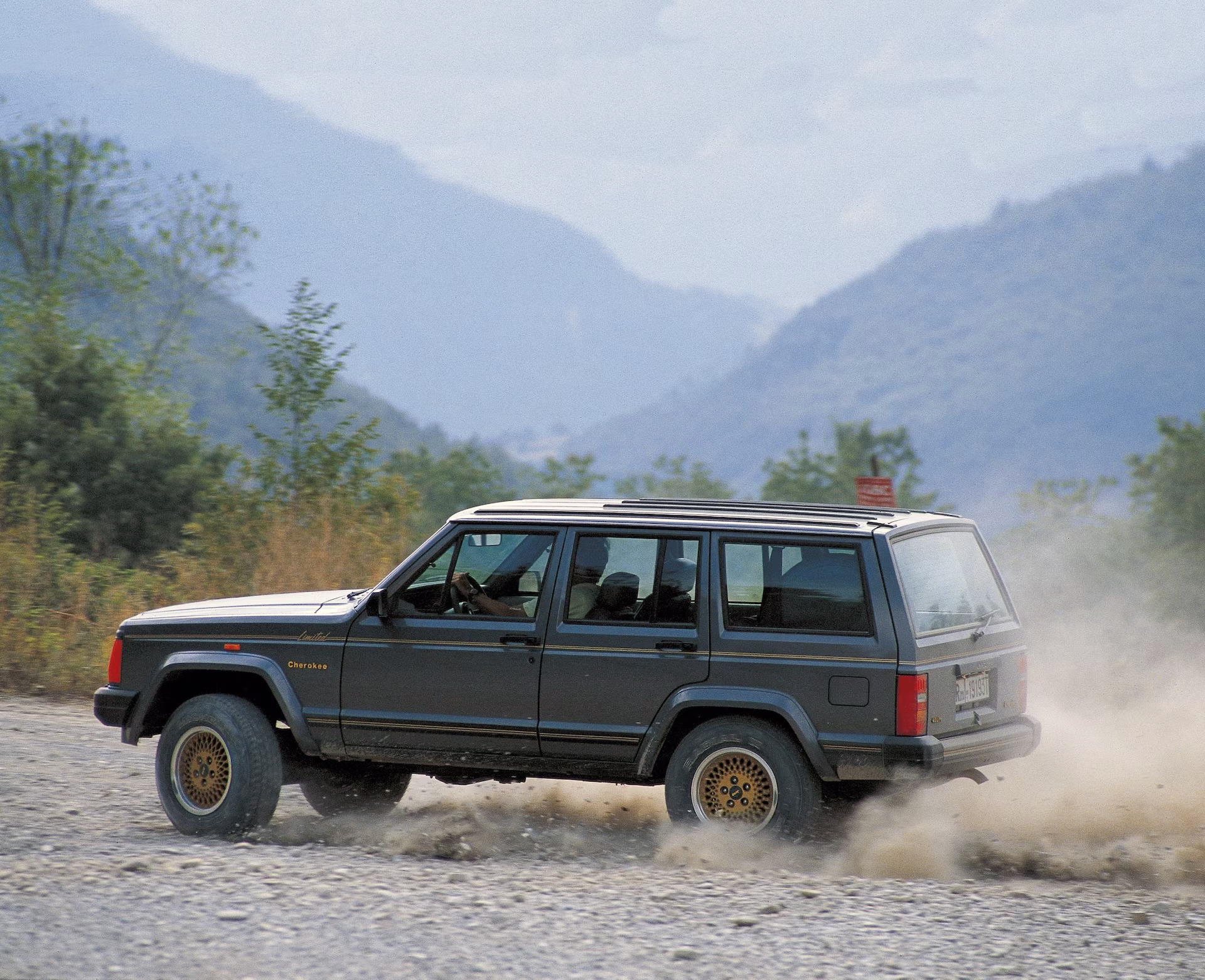Your Handy 1984–2001 Jeep Cherokee XJ Buyer’s Guide - Hagerty Media