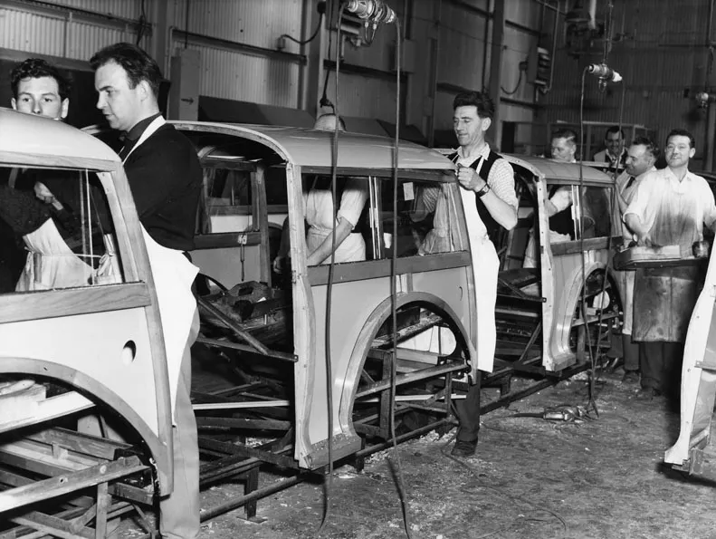 The World’s Last Woodie Wagon: Why It’s the Right Time to Buy a Morris ...