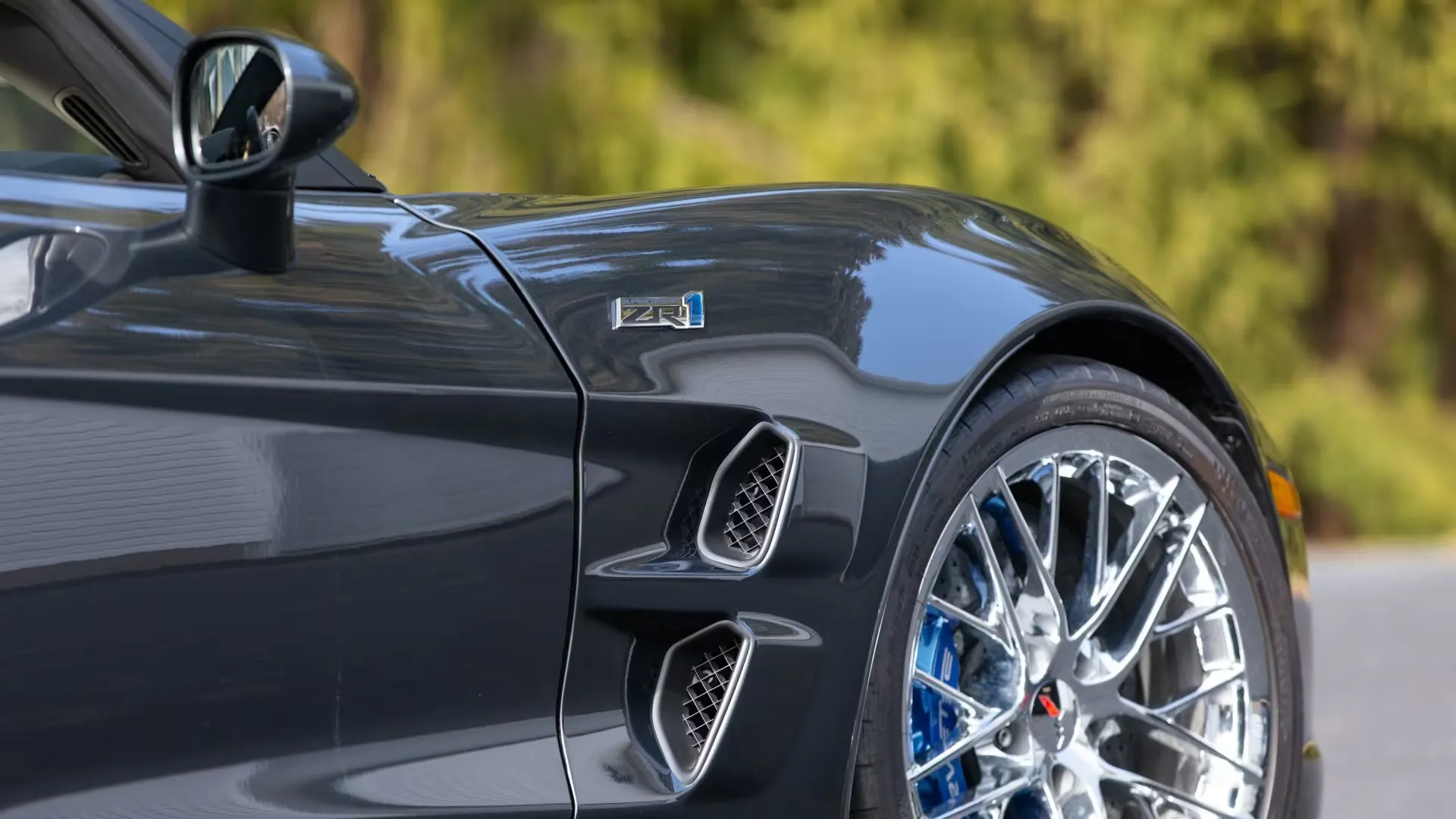 Z06 and ZR1: What’s the Difference, and Which Is Better? - Hagerty Media