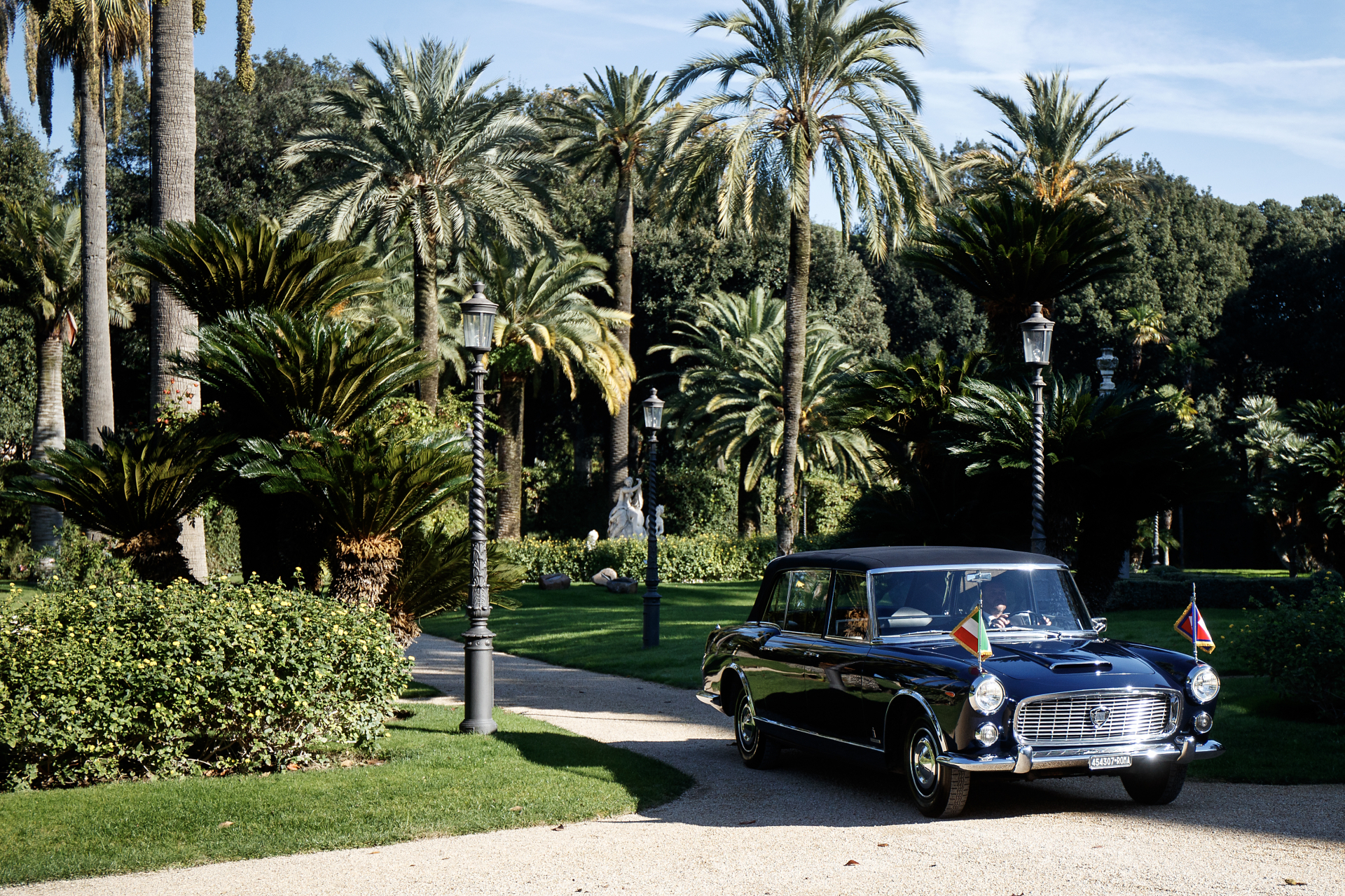 Stately Style: The Origin of the Lancia Flaminia Presidential Limo ...