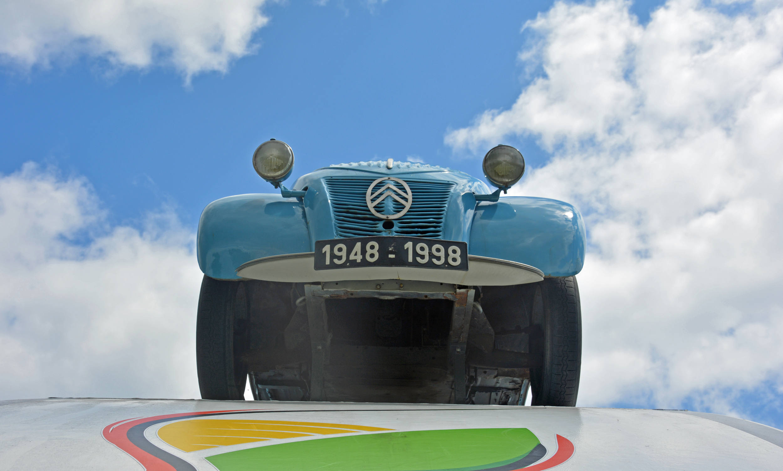 Here's Why There's a Citroen 2CV Roadside Attraction in Central France ...