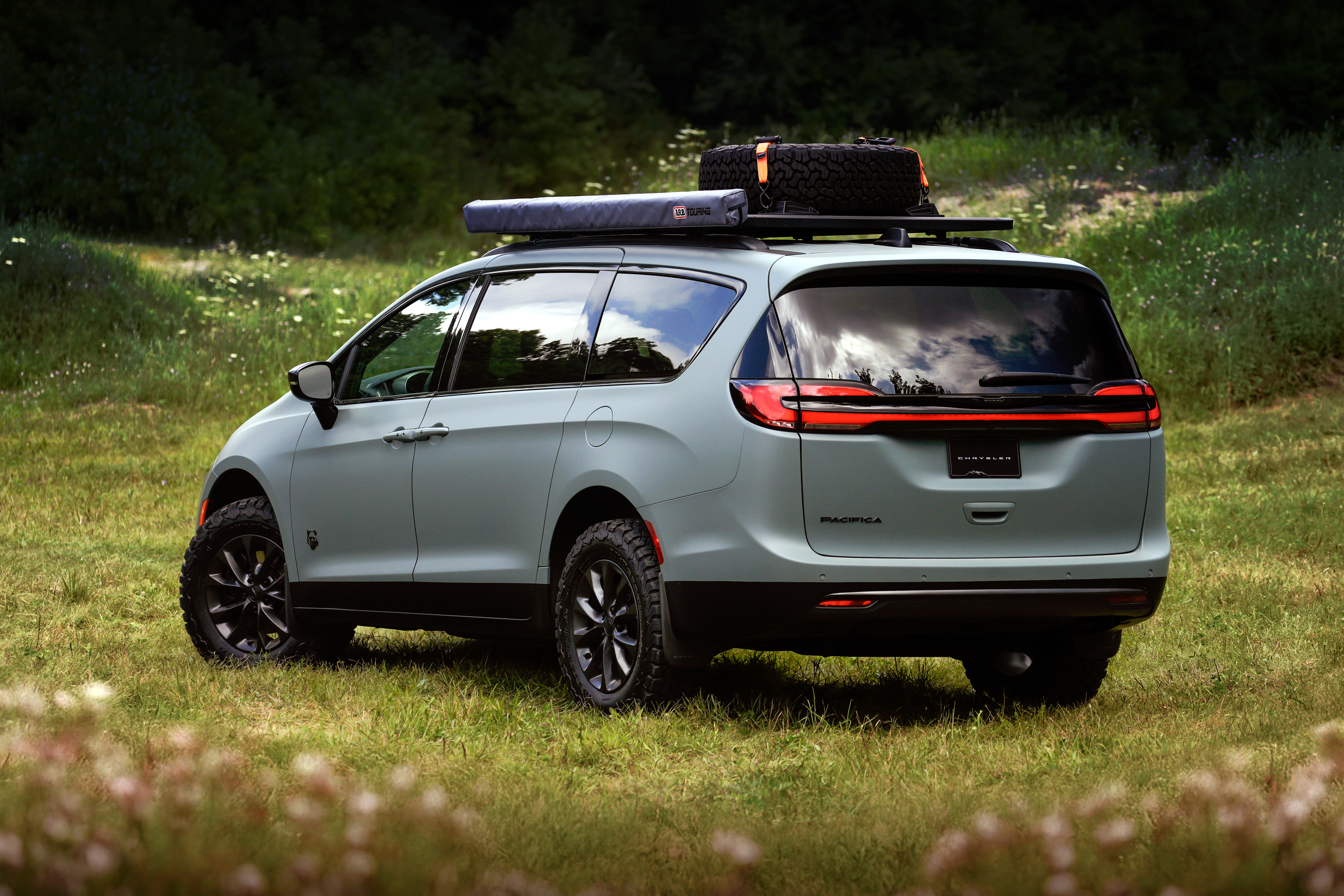 Chrysler Pacifica Grizzly Peak Concept Unveiled as a Lifted, Adventure ...