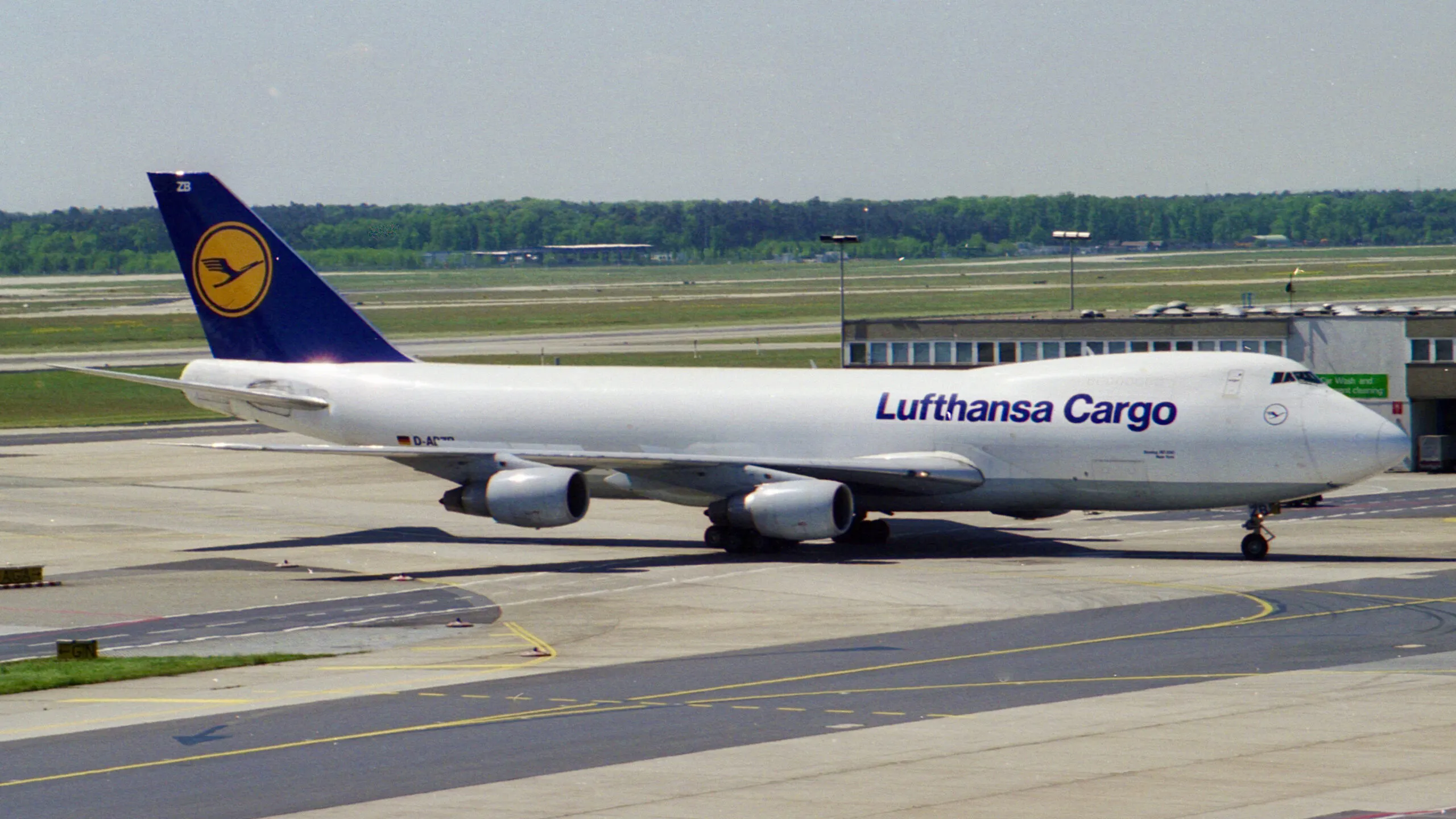Here’s What Happened to the Boeing 747s That Moved Cadillac Allantés ...