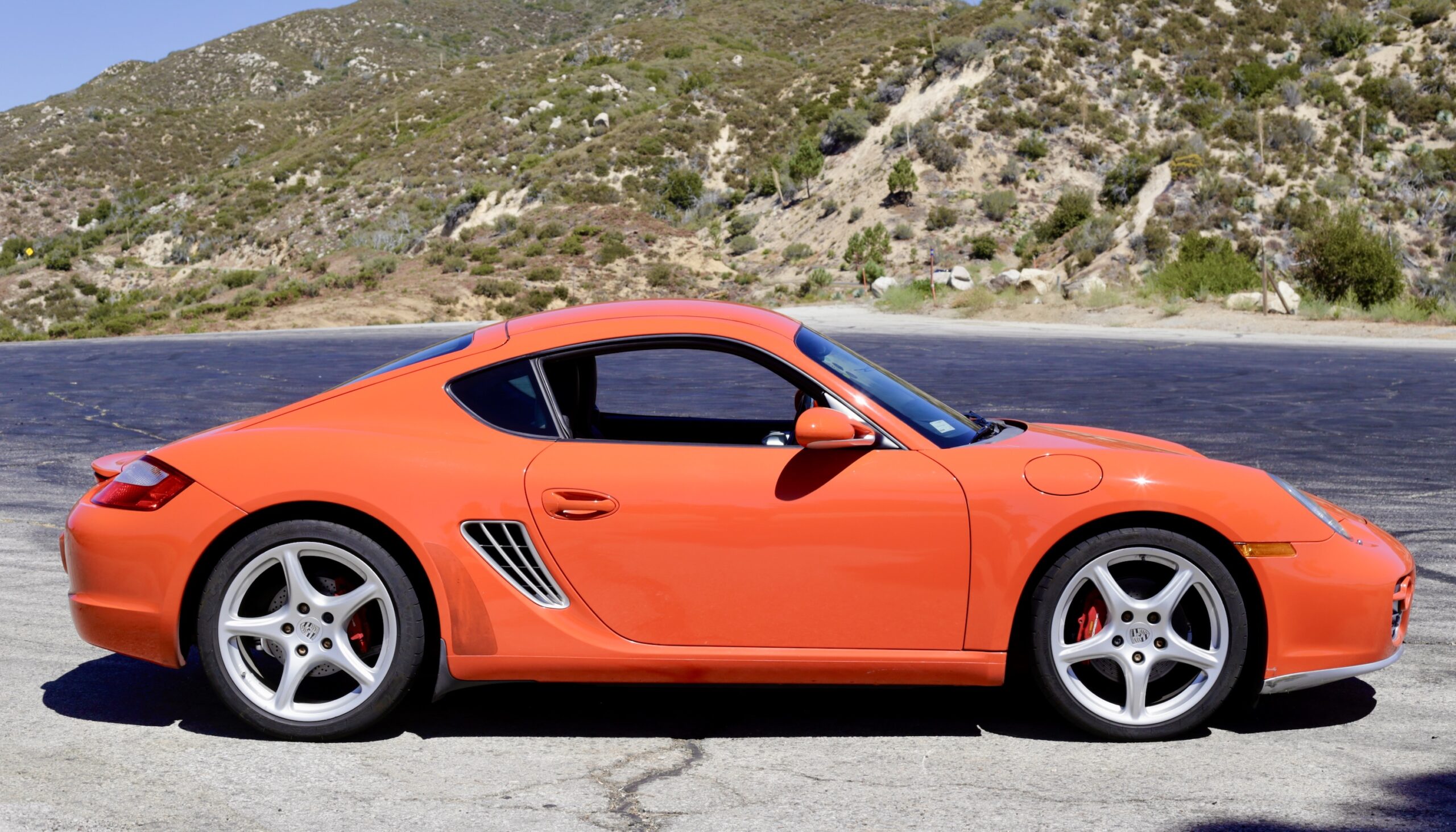 The Porsche 987 Cayman Delivers Attainable Mid-Engine Thrills - Hagerty ...
