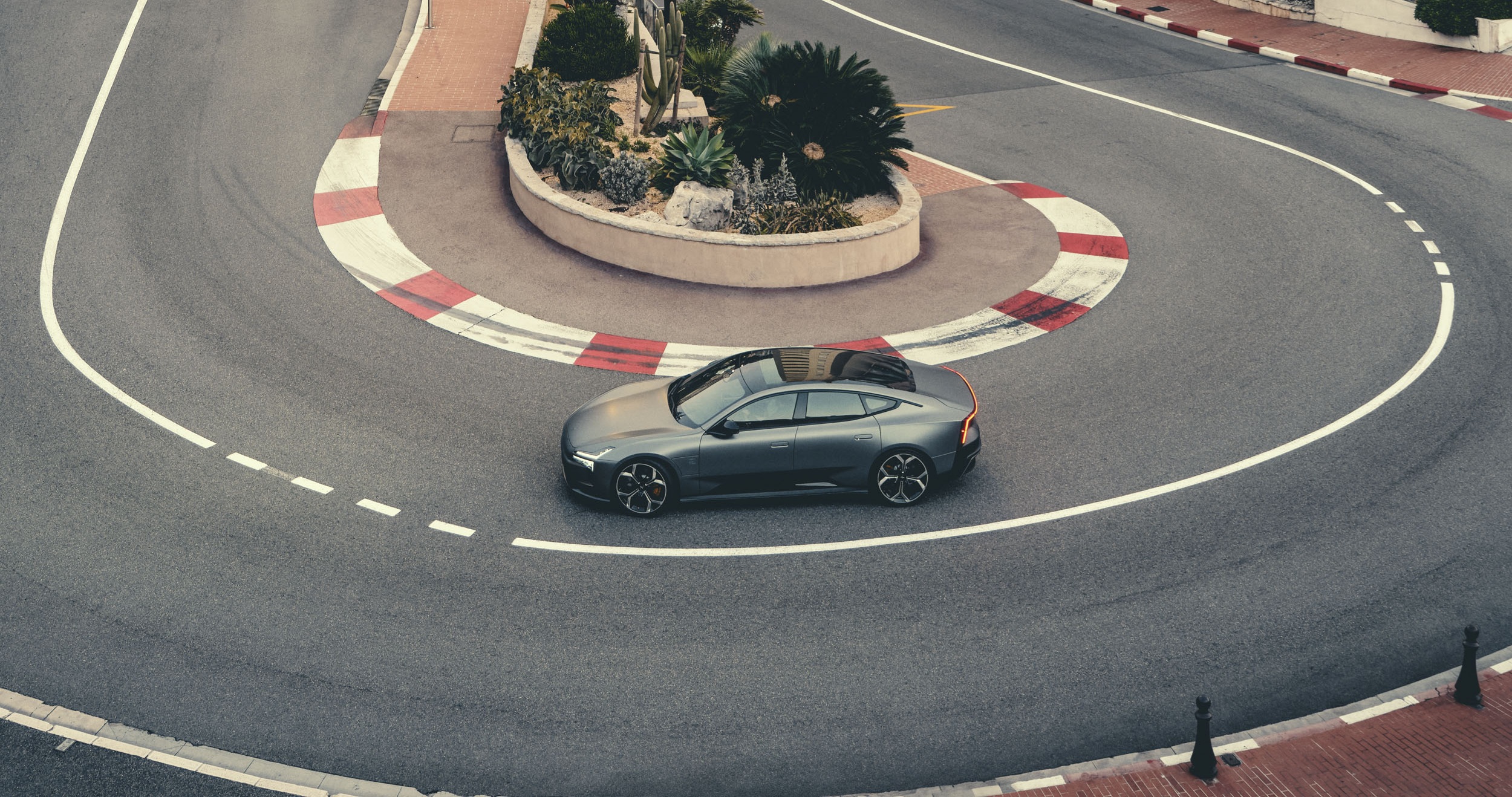 Polestar 5 Unveiled as Electric Flagship Sedan With Supercar-Like Power ...