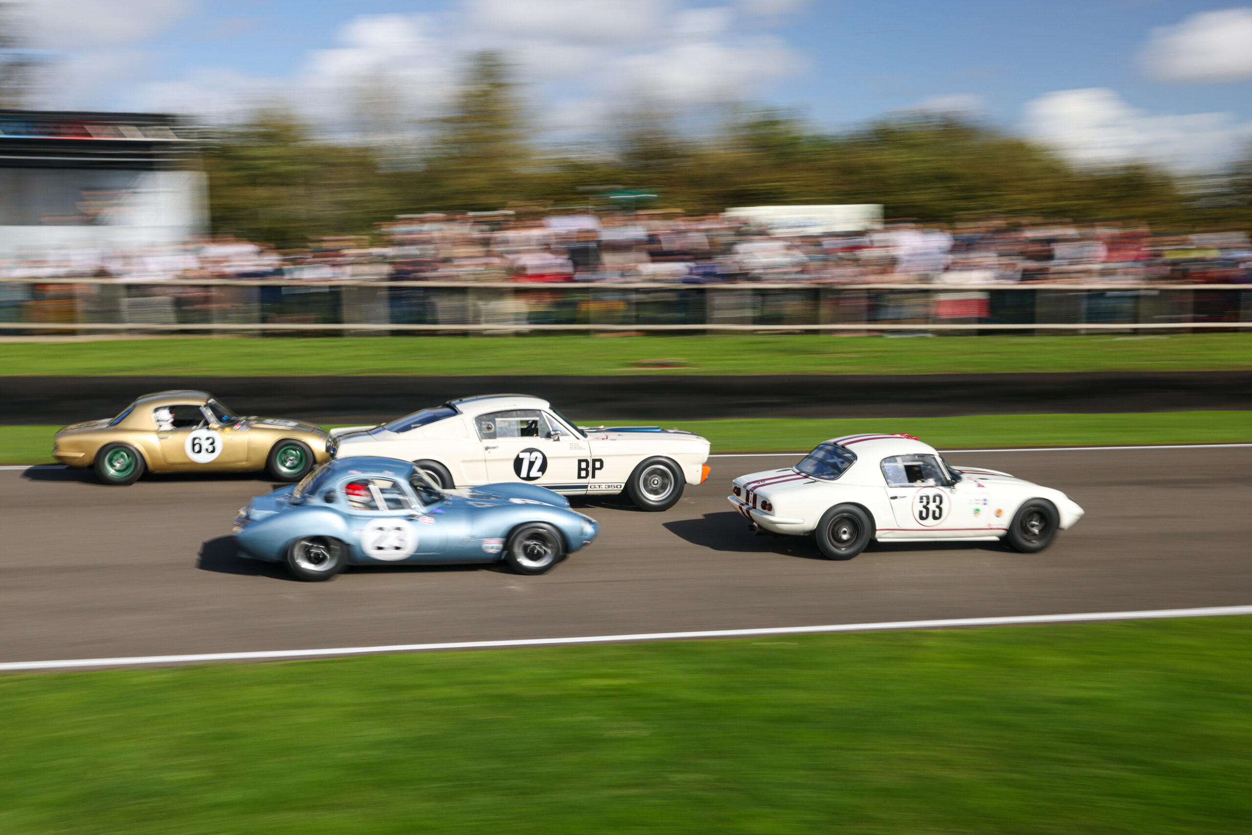 Goodwood Revival Gallery: Real Vintage Racing in Theme-Park Wrapping ...