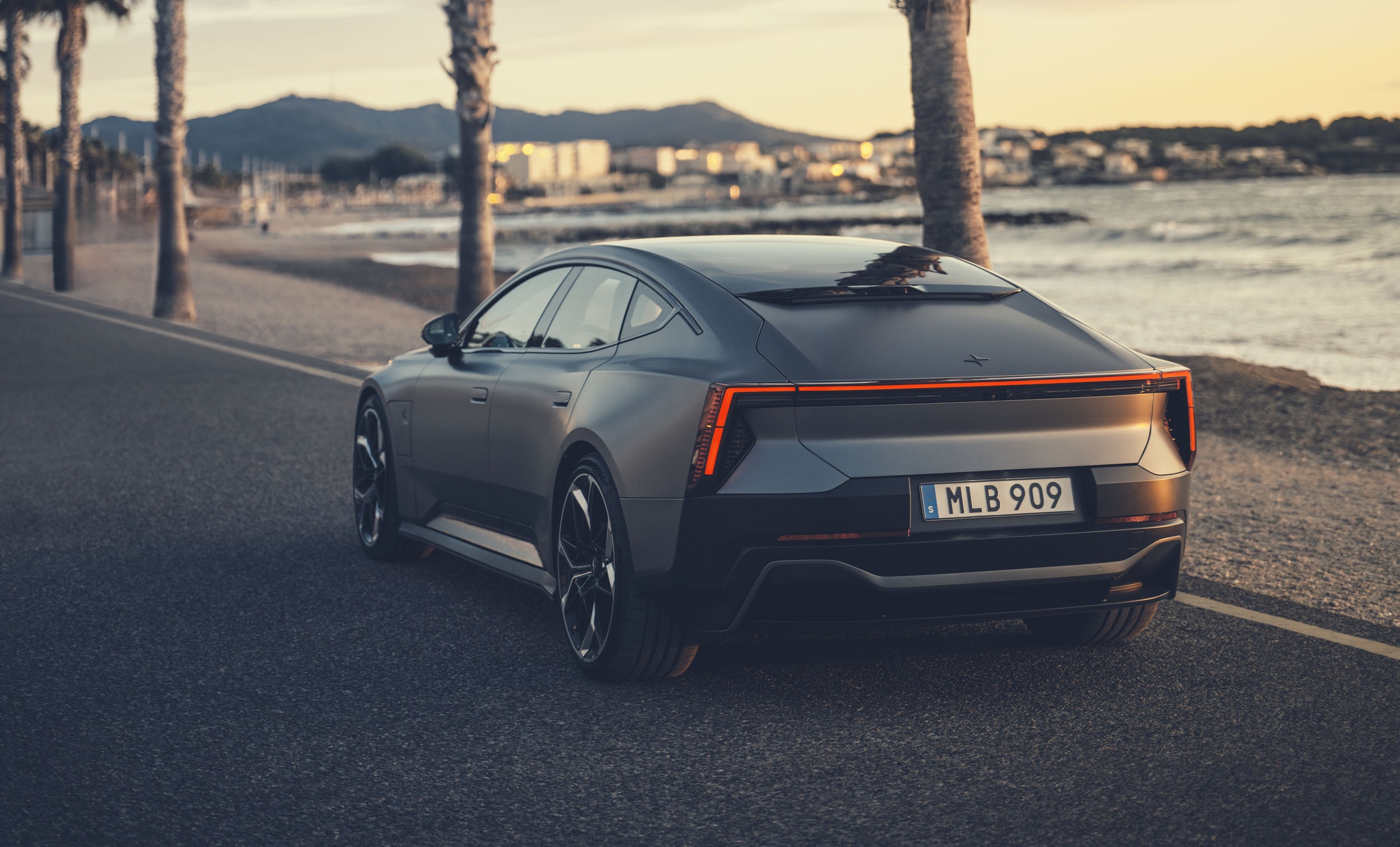 Polestar 5 Unveiled as Electric Flagship Sedan With Supercar-Like Power ...