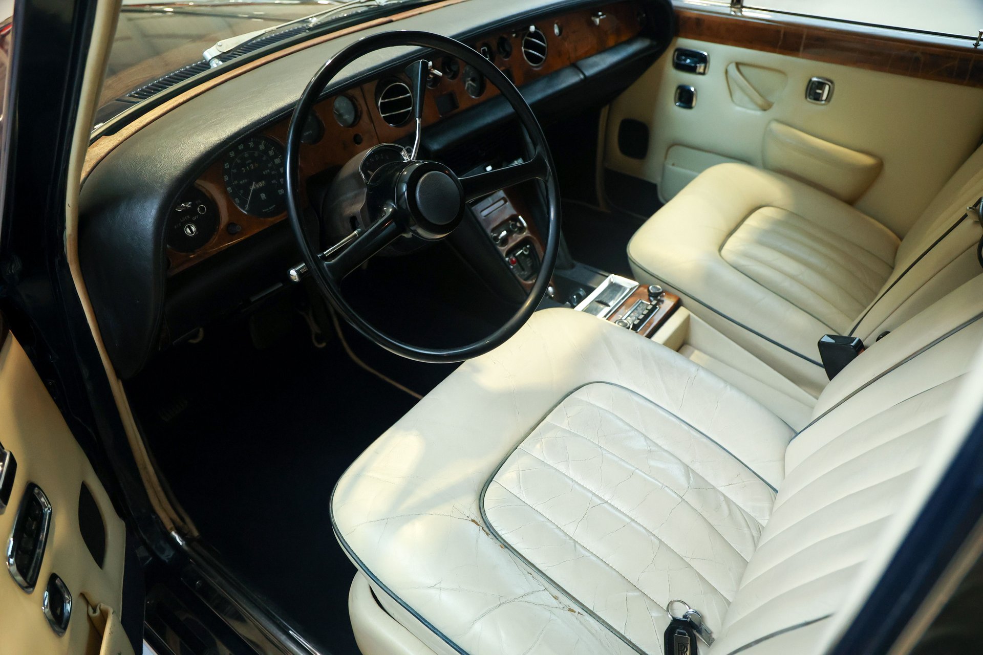 Your Handy 1965–80 Rolls-Royce Silver Shadow Buyer's Guide - Hagerty Media