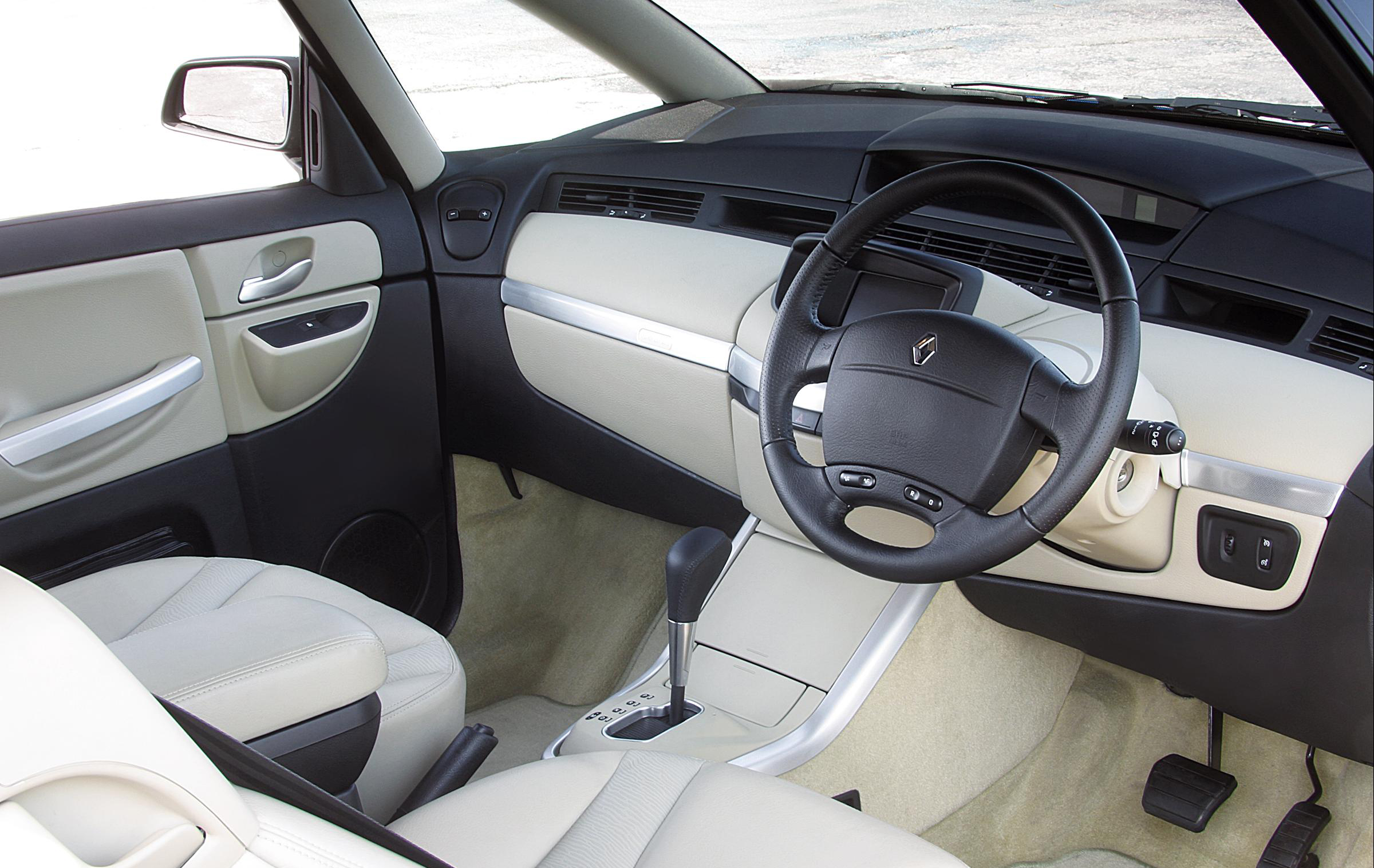 Coming to America: The Renault Avantime Does Froggy Style Like Nothing ...