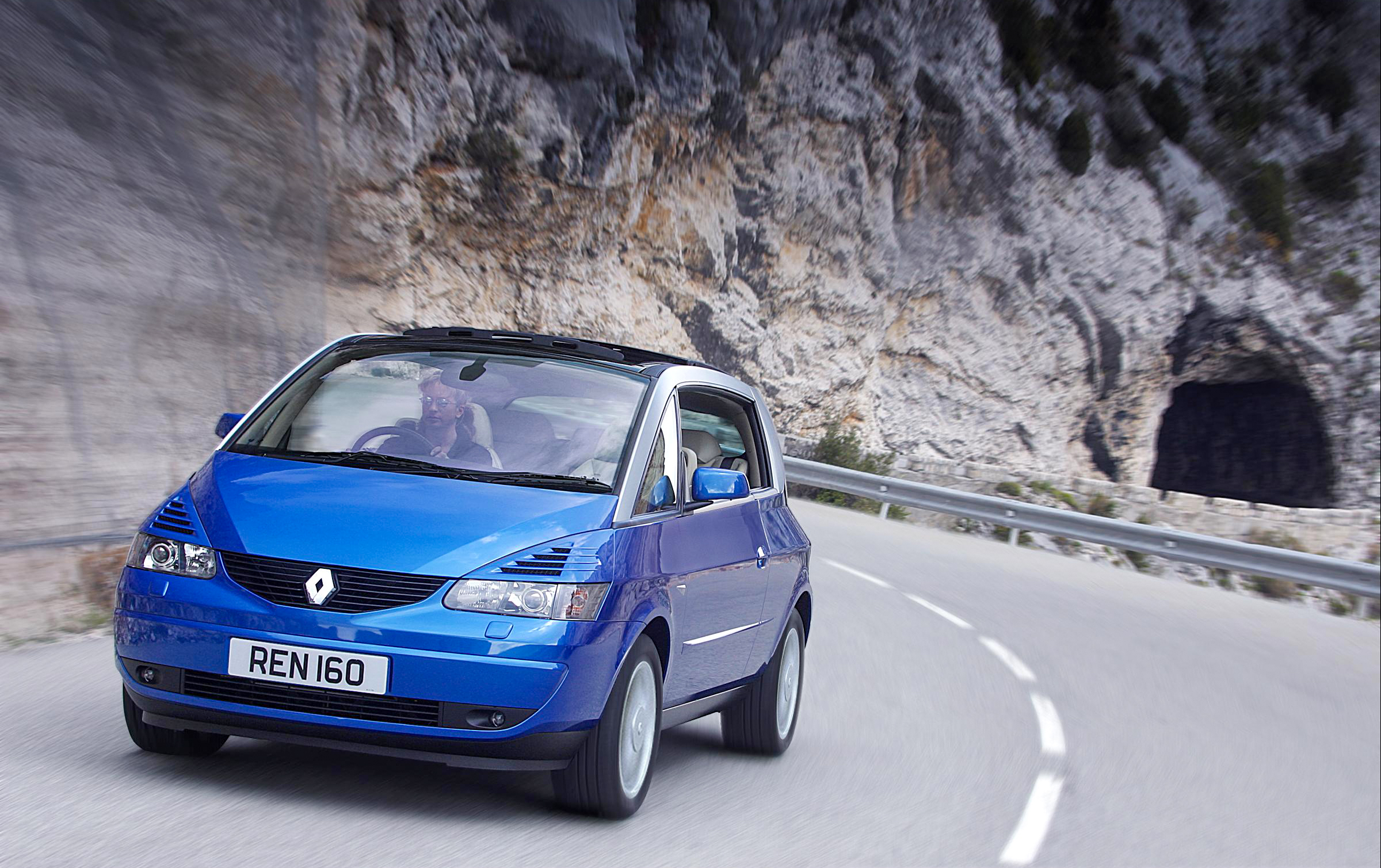 Coming to America: The Renault Avantime Does Froggy Style Like Nothing ...