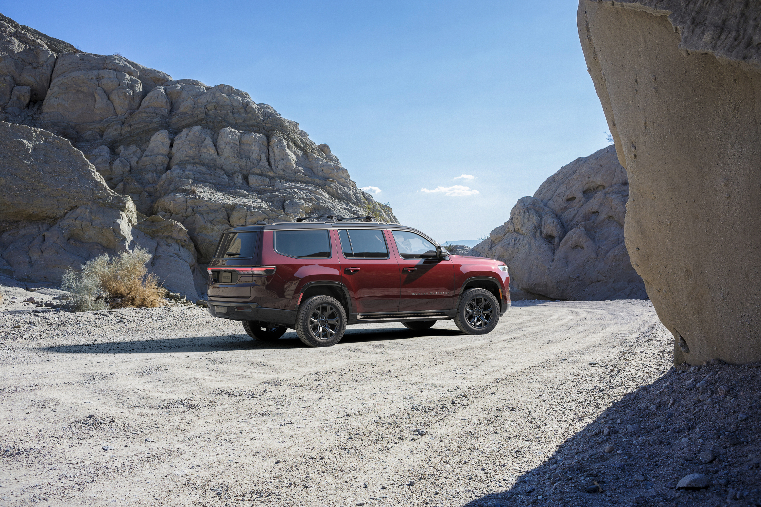 2026 Jeep Grand Wagoneer: The Big Jeep Is Cheap(er) and Goes Electric ...