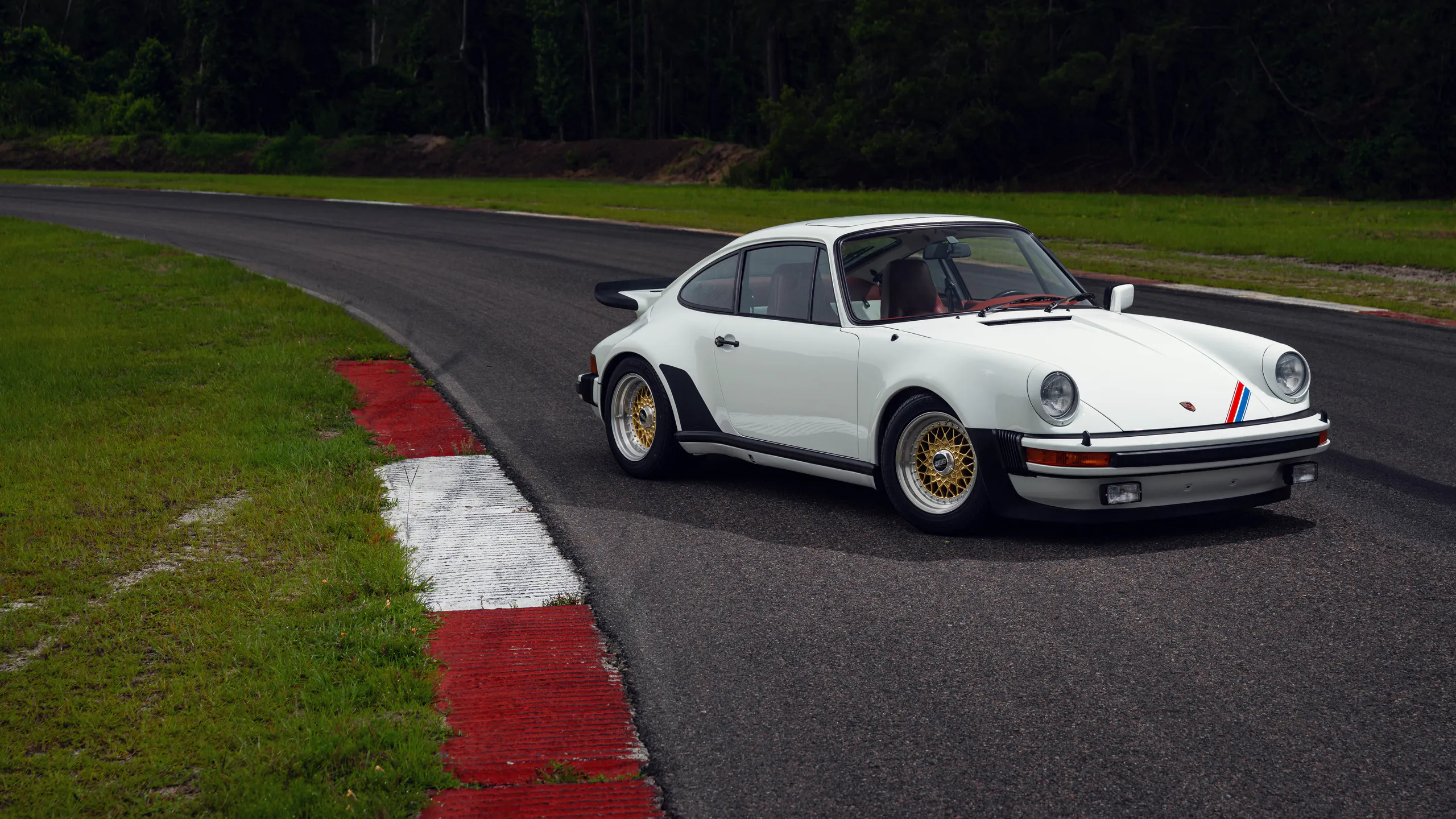 Scary Good: 50 Years Later, the Original Porsche 911 Turbo Still Scares ...