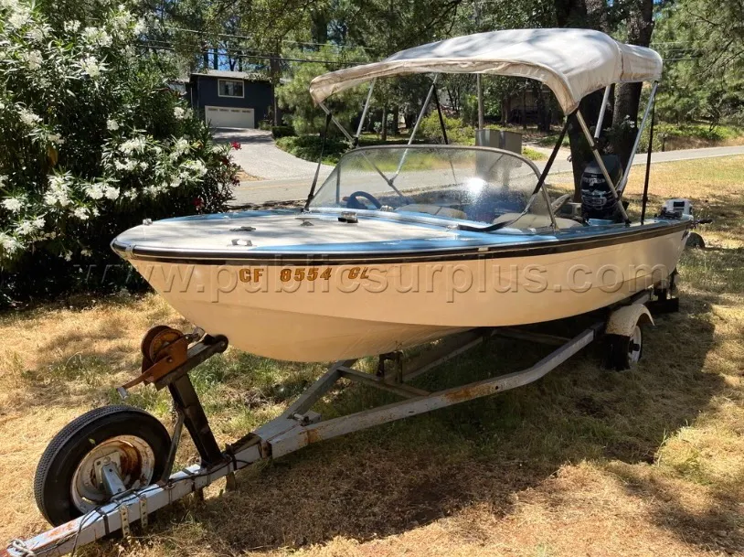 Chasing a Glasspar Boat Through an Invisible Auction - Hagerty Media