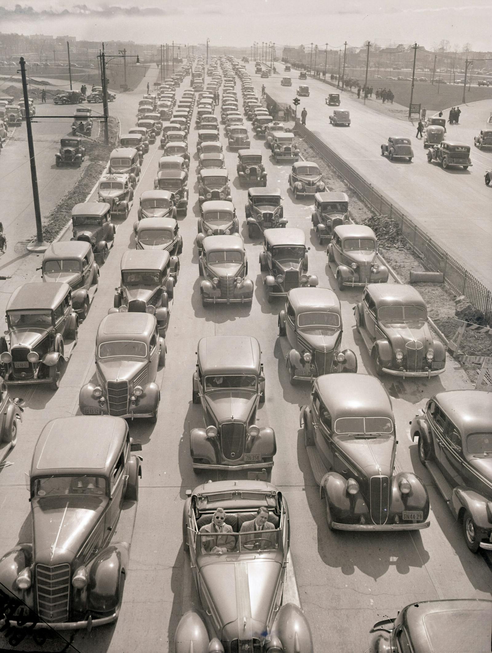 The ingenious “fifth wheel” parallel parking tool that never hit it big ...