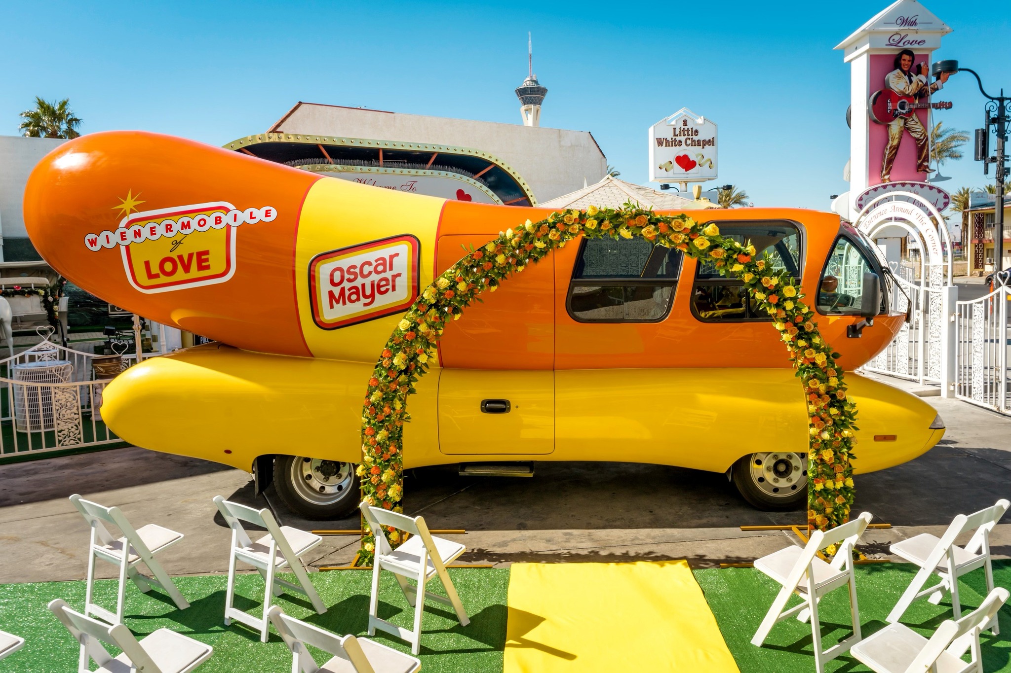 Here’s Your Chance to Take a One-Year Road Trip in the Wienermobile ...