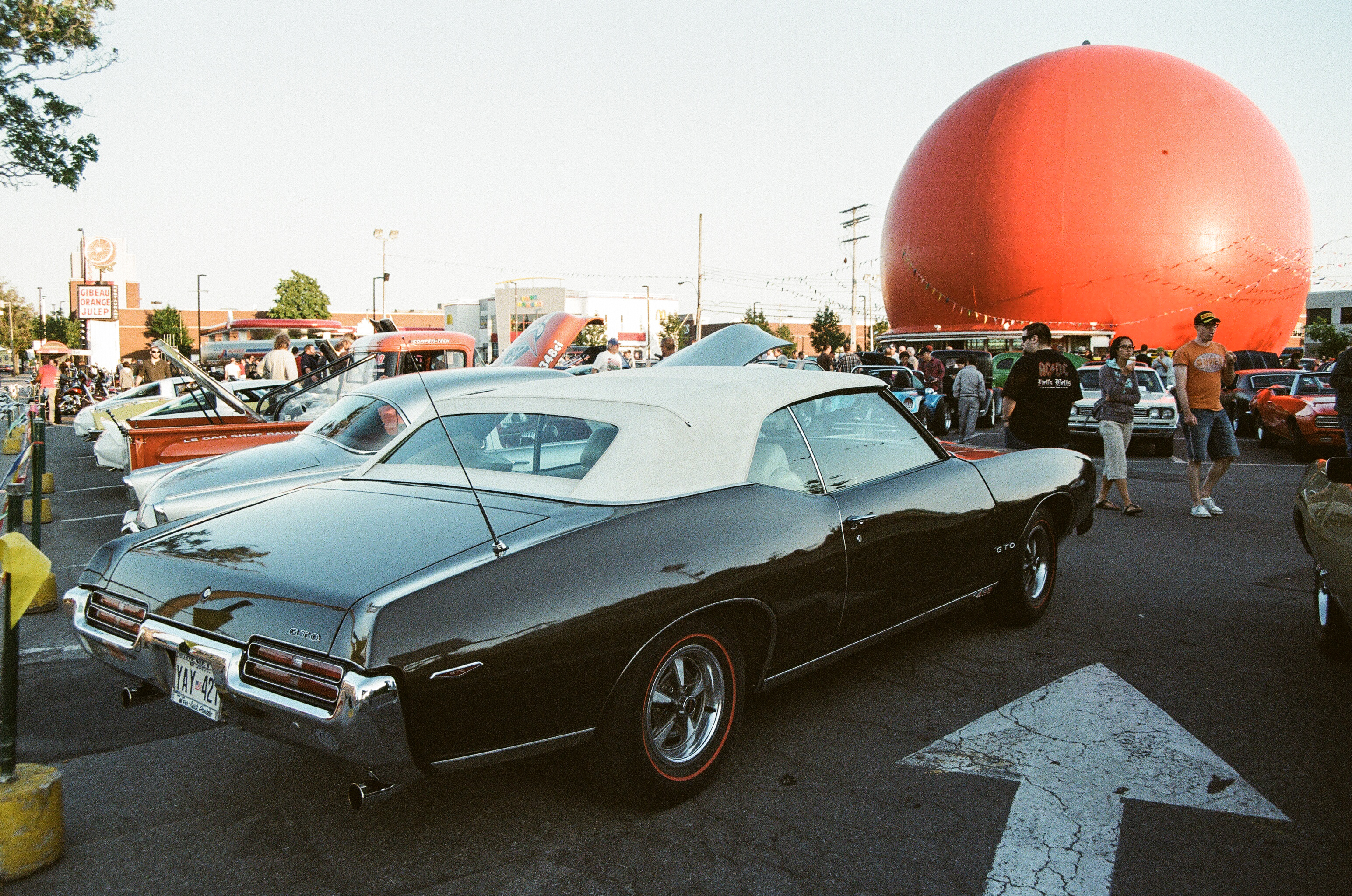 Gibeau’s Orange Julep and the Rise and Fall of Montreal Car Culture ...