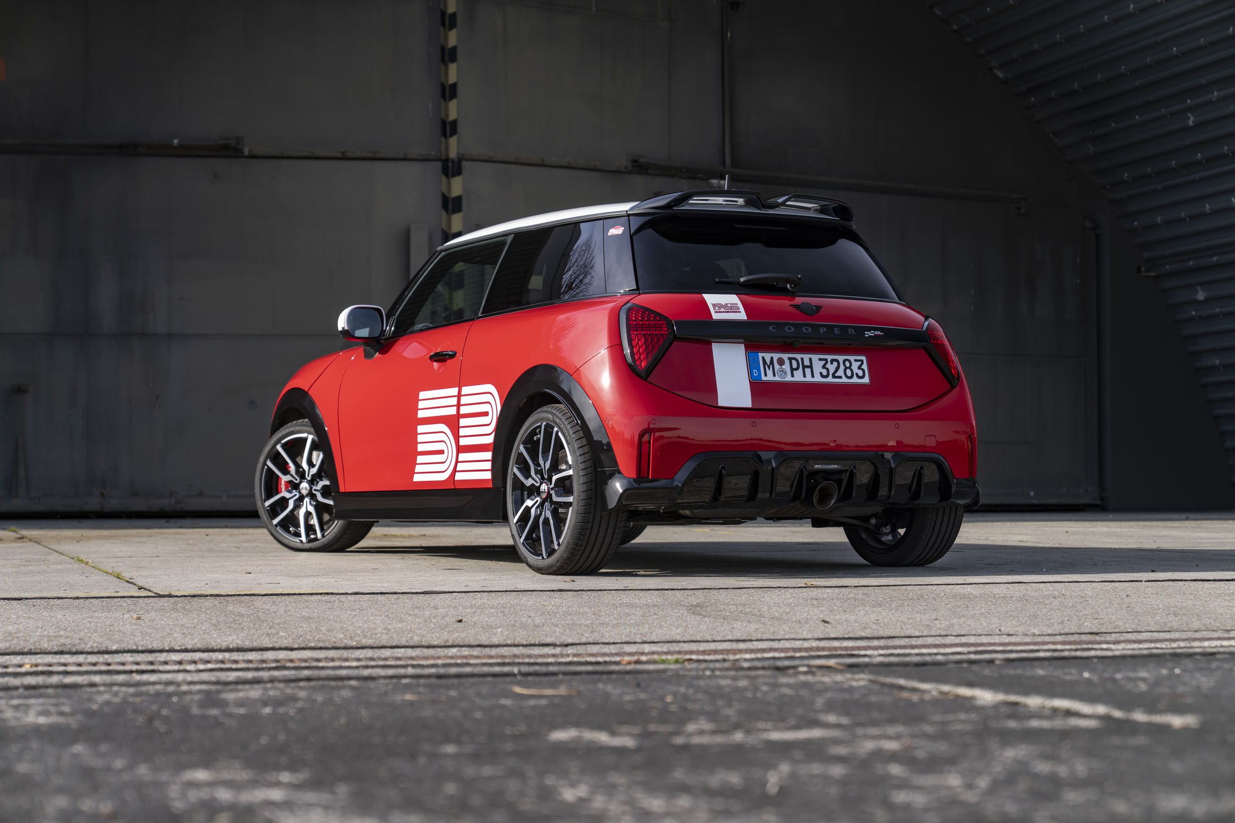 Mini 1965 Victory Edition Puts a Modern Spin on a Classic Rally Icon ...