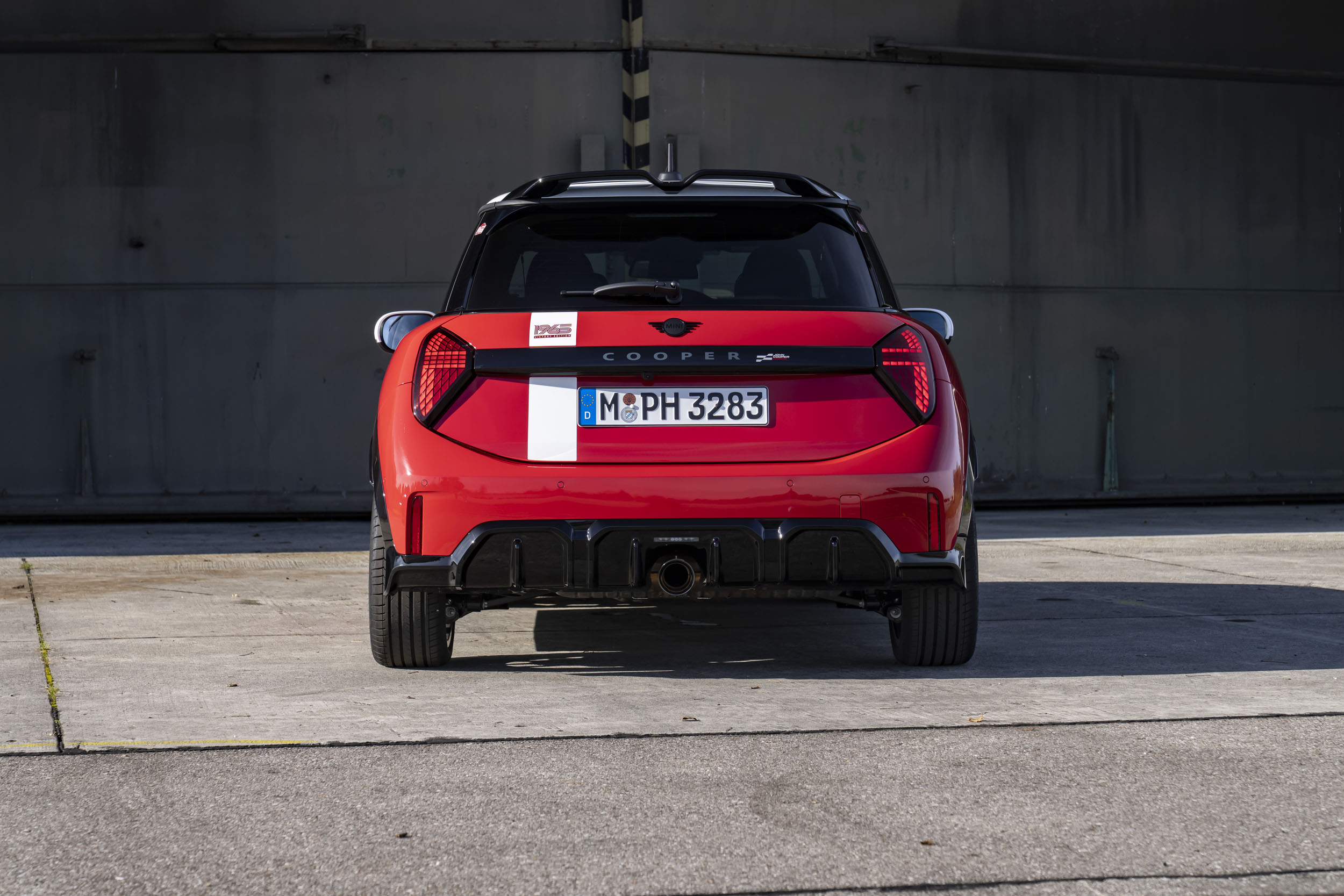 Mini 1965 Victory Edition Puts a Modern Spin on a Classic Rally Icon ...