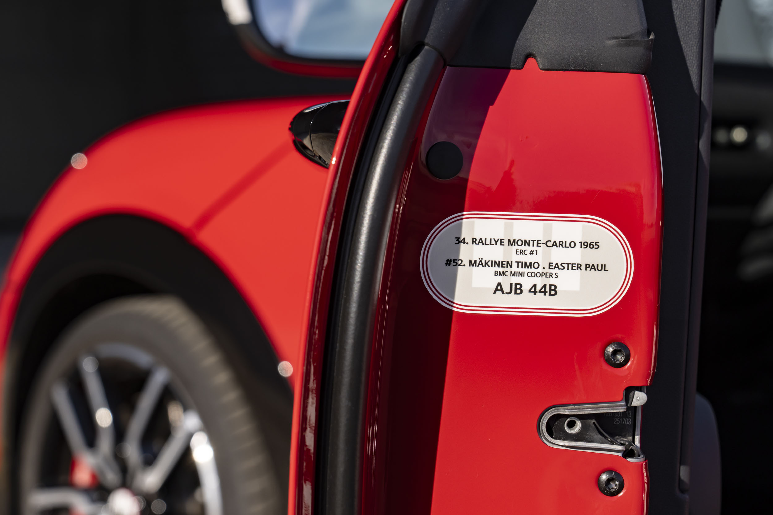 Mini 1965 Victory Edition Puts a Modern Spin on a Classic Rally Icon ...
