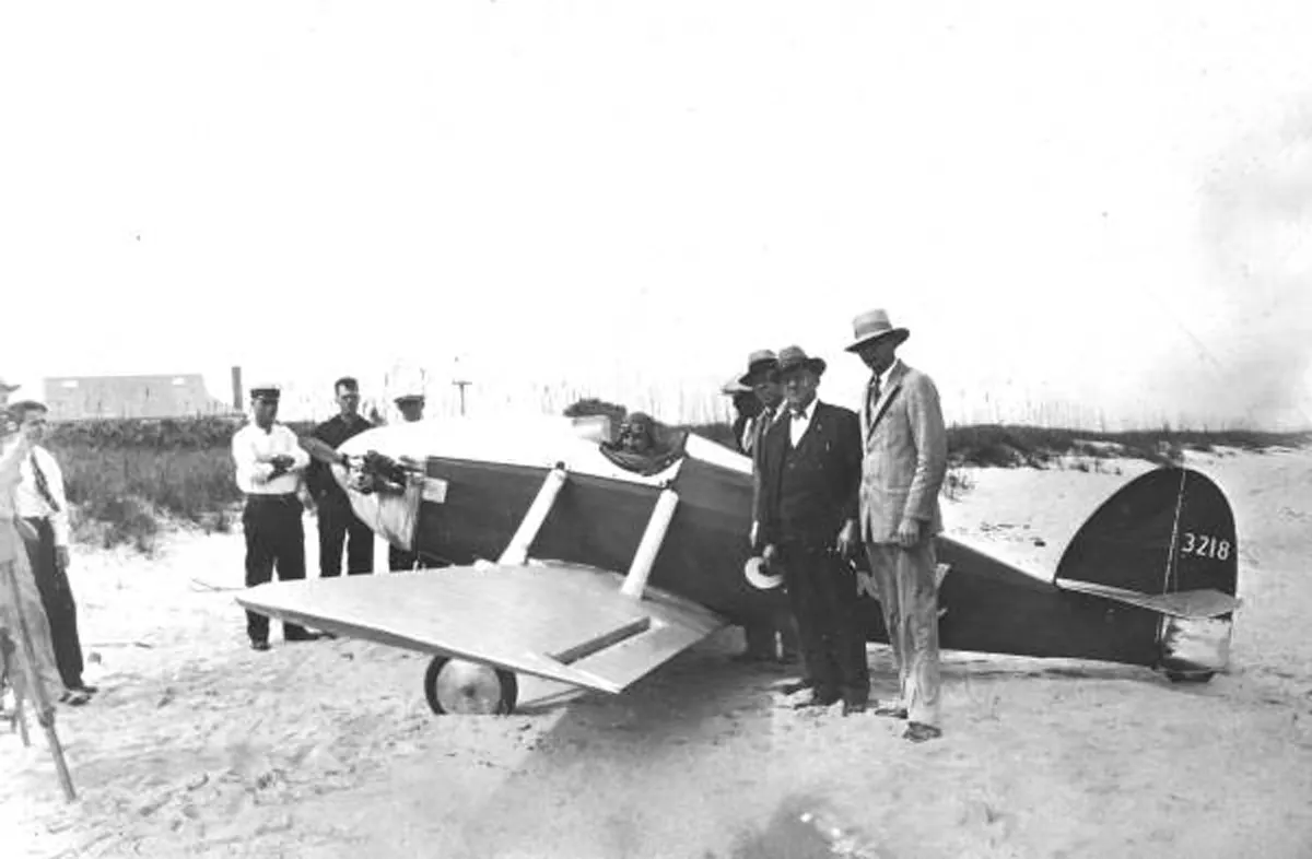 The Tragic Tale of the Flying Flivver, Ford's "Model T of the Air ...