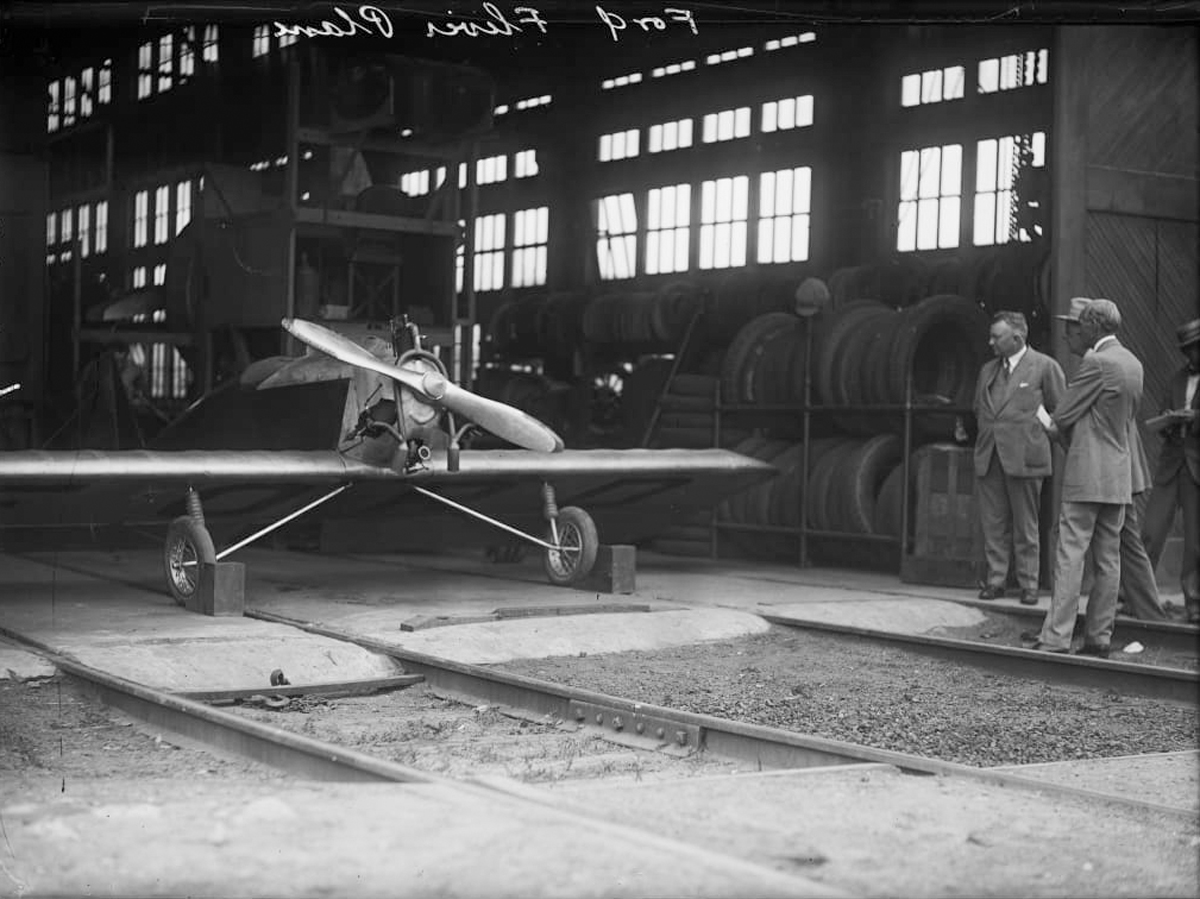 The Tragic Tale of the Flying Flivver, Ford's "Model T of the Air ...