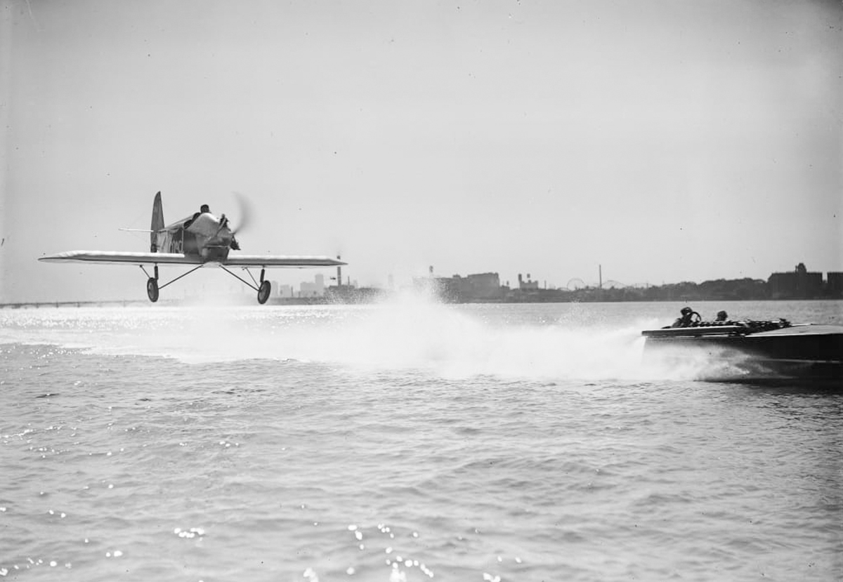 The Tragic Tale of the Flying Flivver, Ford's "Model T of the Air ...